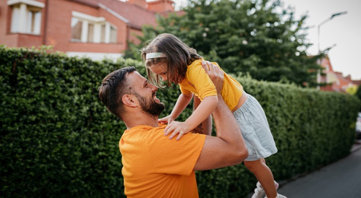 Pros and Cons of Family Life Insurance