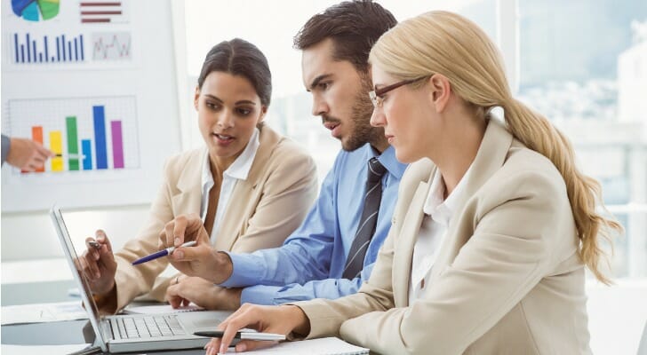 Assets Under Management (AUM) Definition & Guide - SmartAsset