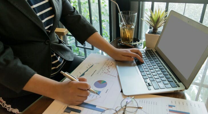 A Guide to the Biggest Securities Licenses - SmartAsset
