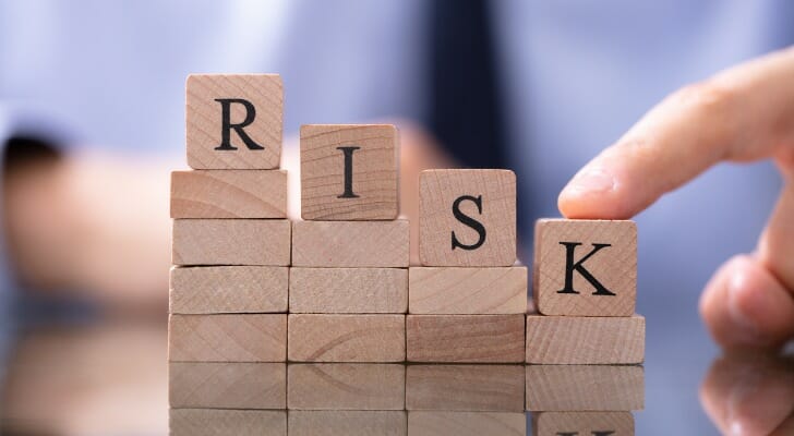 Pros and Cons of Market Neutral Funds - SmartAsset