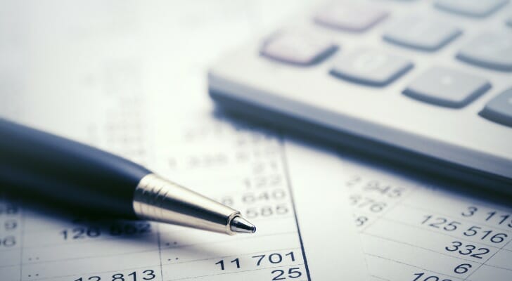 12b-1 Fees: How Much Are You Paying for Mutual Funds? - SmartAsset