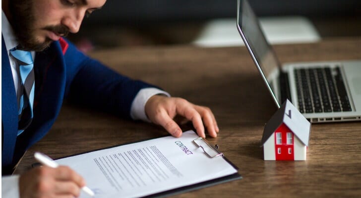 How to Win a House Bidding War in a Hot Market